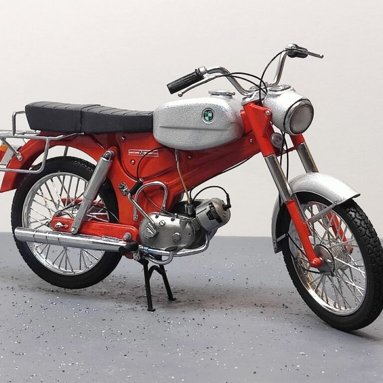 Puch VZ50 model - ScaleMopeds